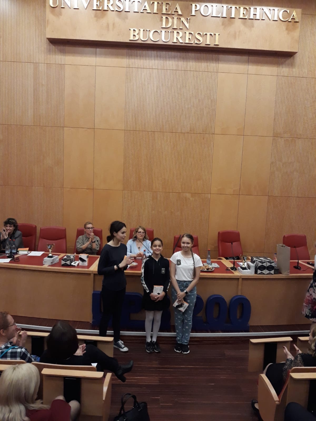 Fetița care se luptă cu procurorii. După Evenimentul Zilei, și BBC a ...