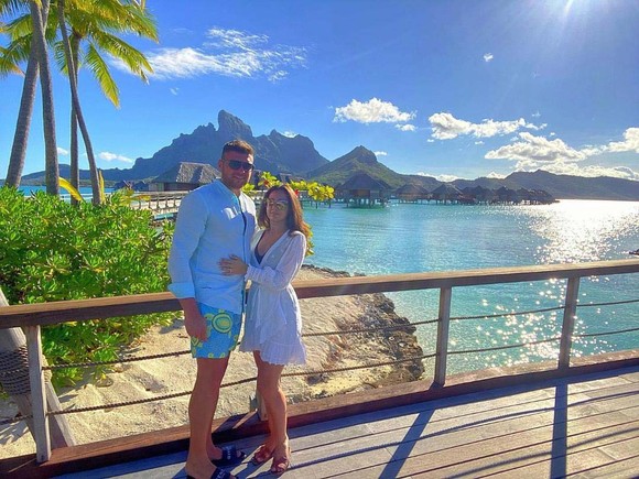 Fiica lui Becali, lună de miere în Paradisul miliardarilor. Imaginile ...