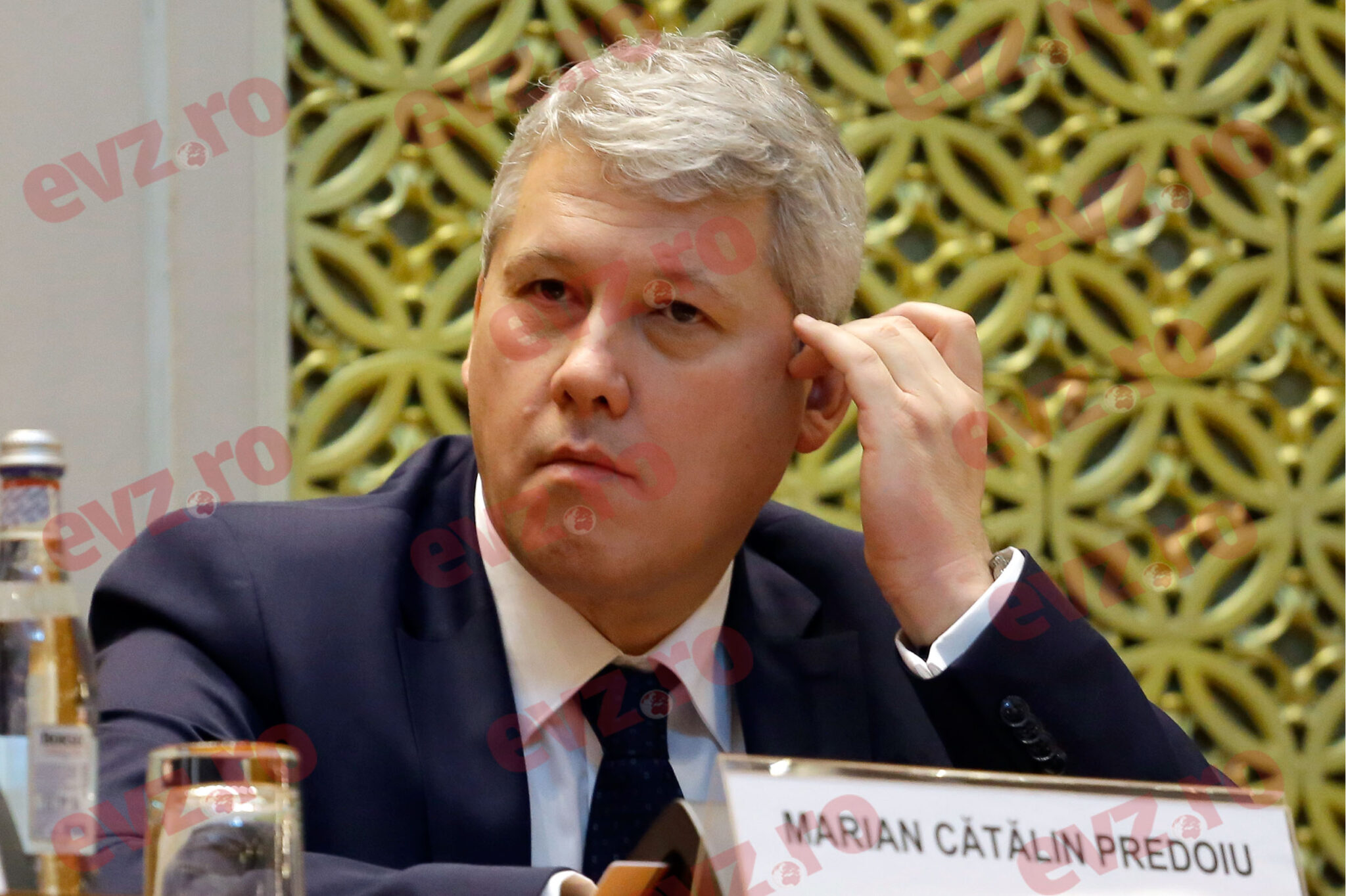 „Brokerul fugar” Cristian Sima se întoarce! Scoate bani din piatră ...