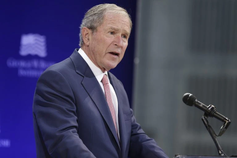 Fostul președinte George W. Bush nu spune cu cine va vota