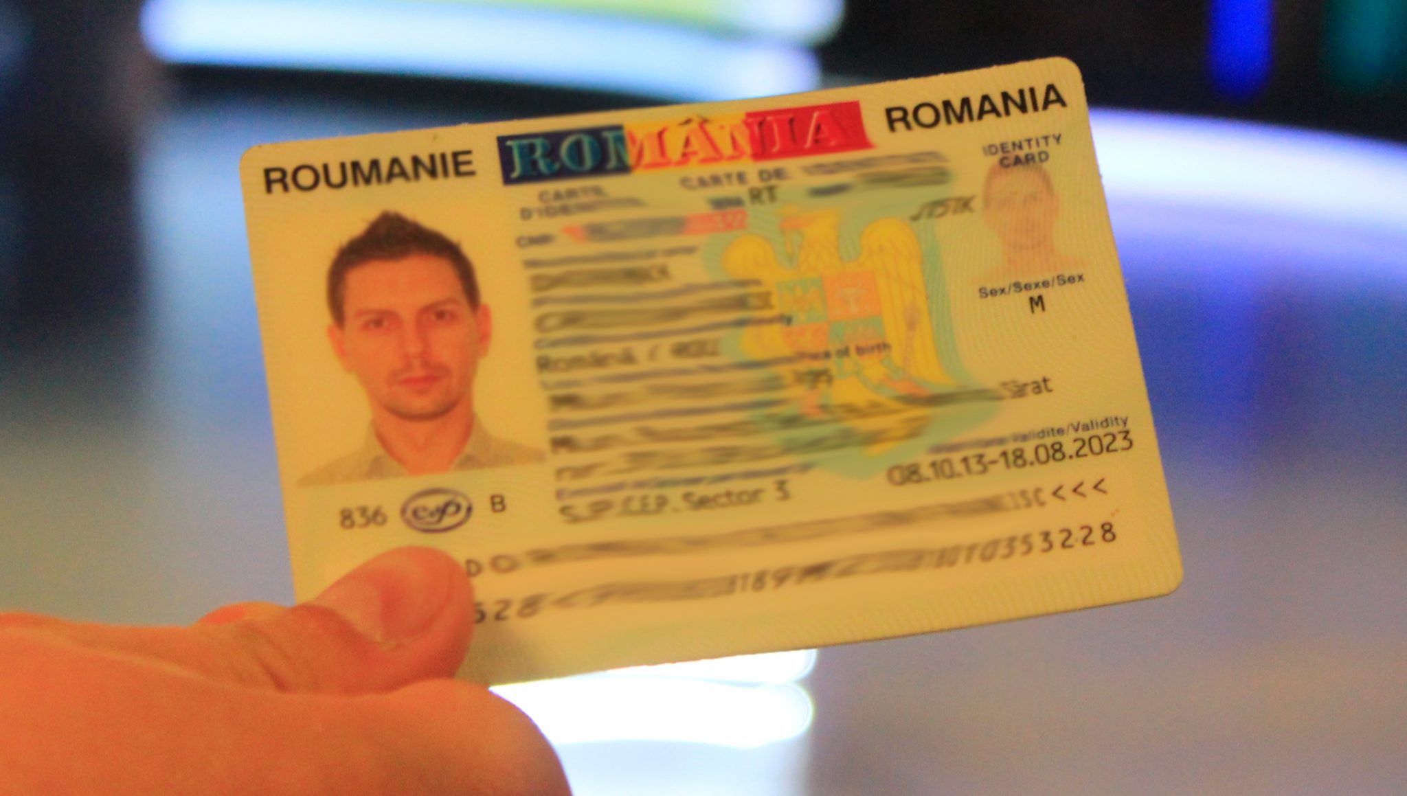 O țară creștină din Europa a schimbat cărțile de identitate. Acum au ...