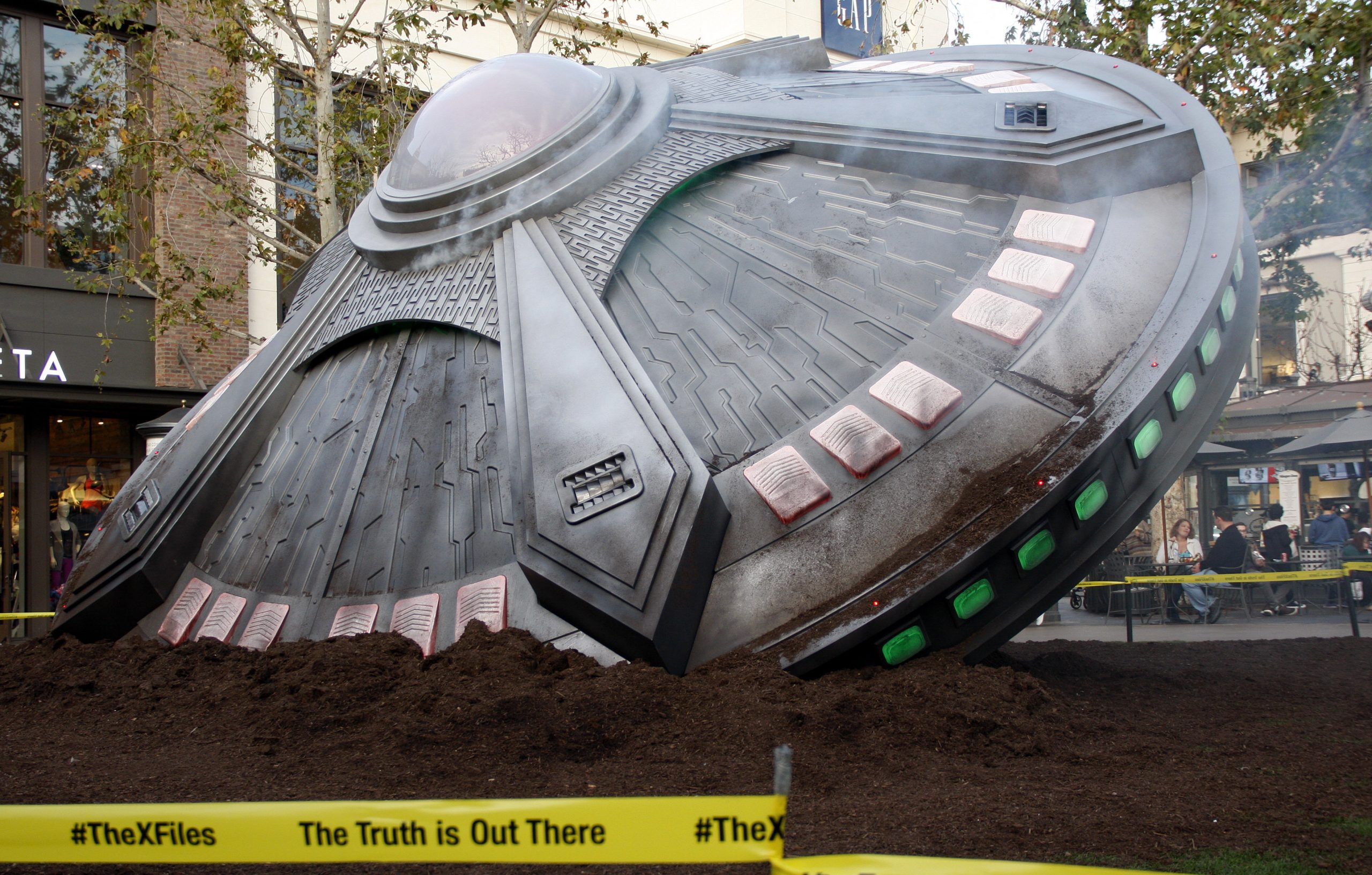 OZN-urile există! Și acum ce facem? Un editorial tulburător al unui ...