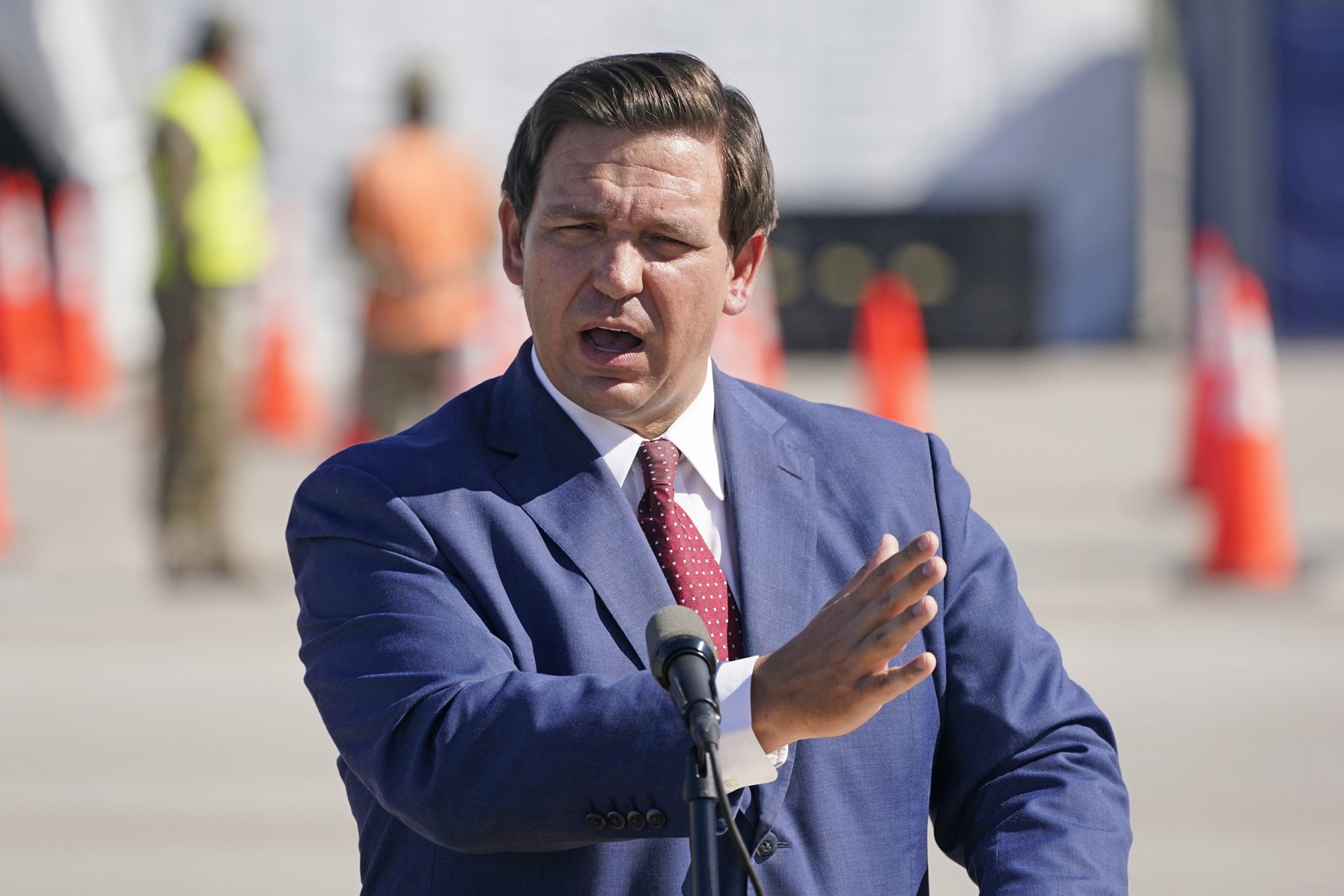 Cine este Ron DeSantis, principalul rival al lui Donald Trump la ...