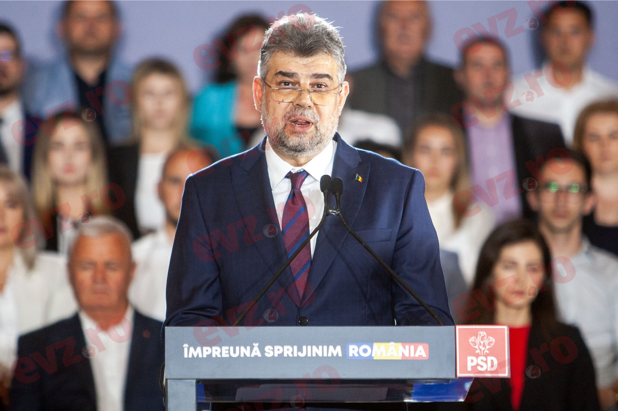 Butoiul cu pulbere. PSD vrea introducerea taxei „Robin Hood” până la ...