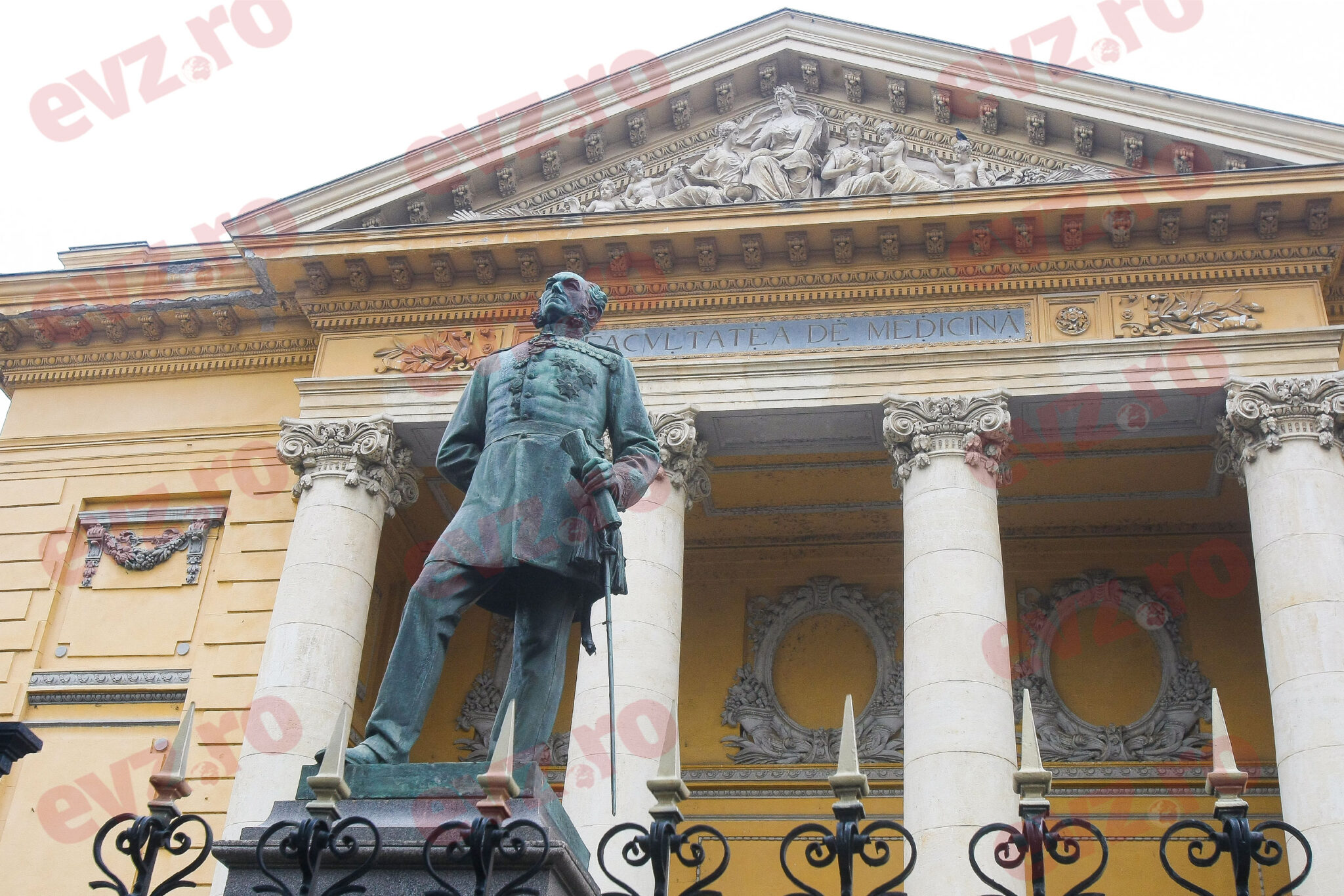 Admiterea la UMF „Carol Davila”. Un nou record al numărului de ...