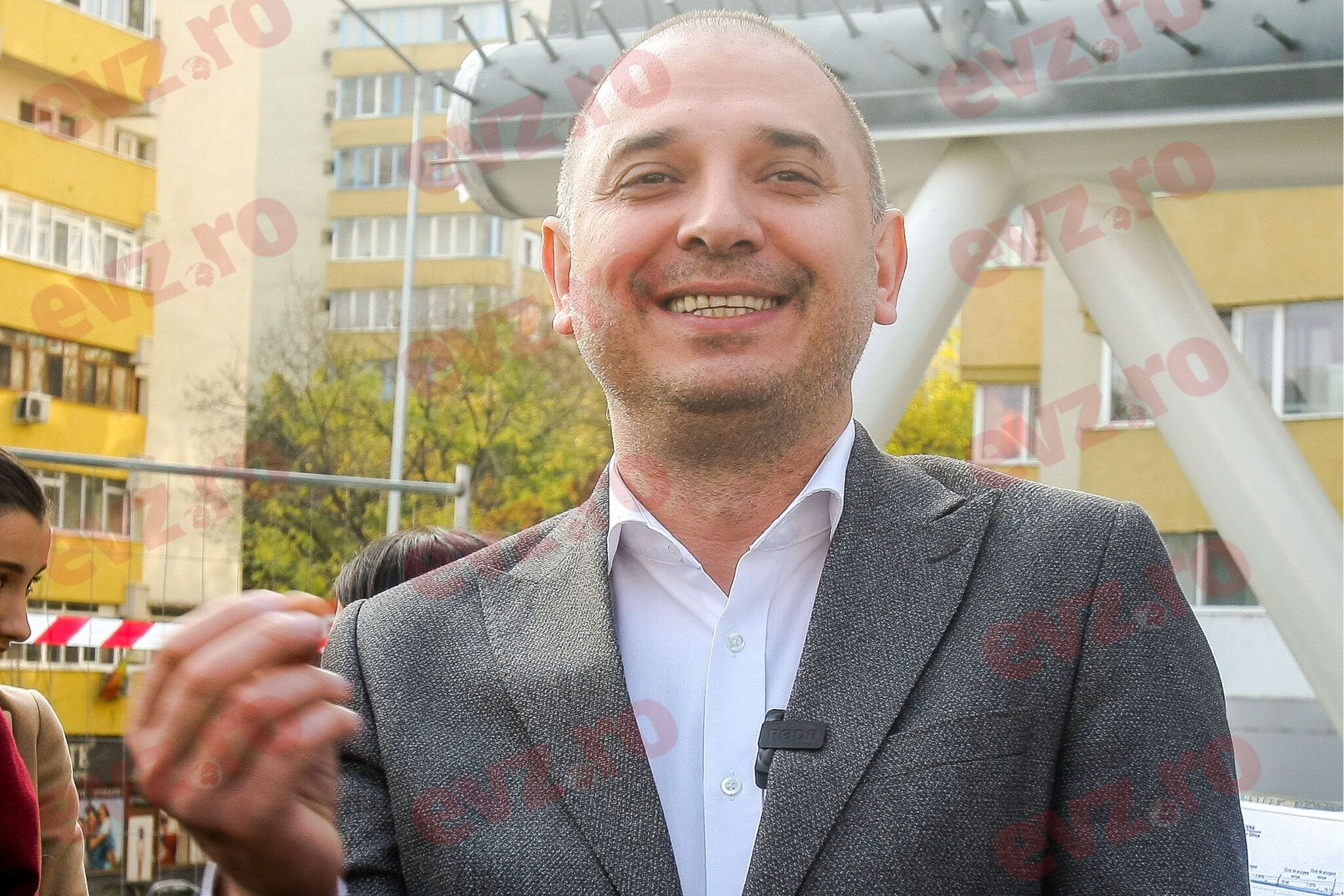 Cu toată opoziția profesorilor și părinților elevilor, primarul Radu ...