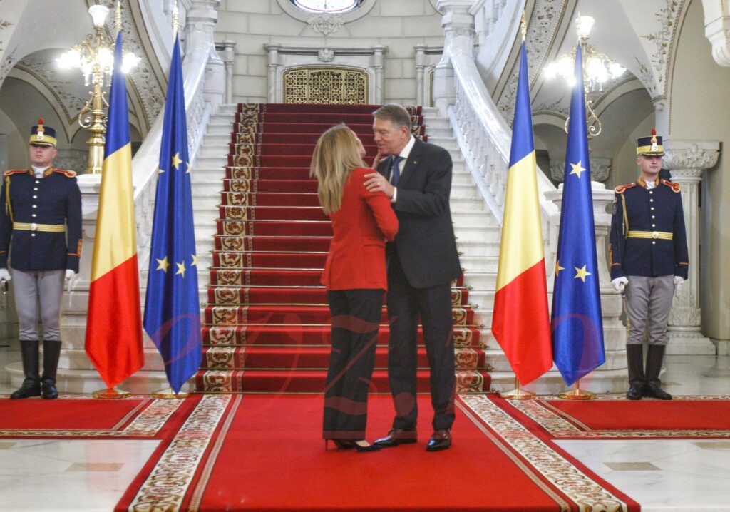 Roberta Metsola, întâmpinată la Cotroceni de Klaus Iohannis. Ce program ...