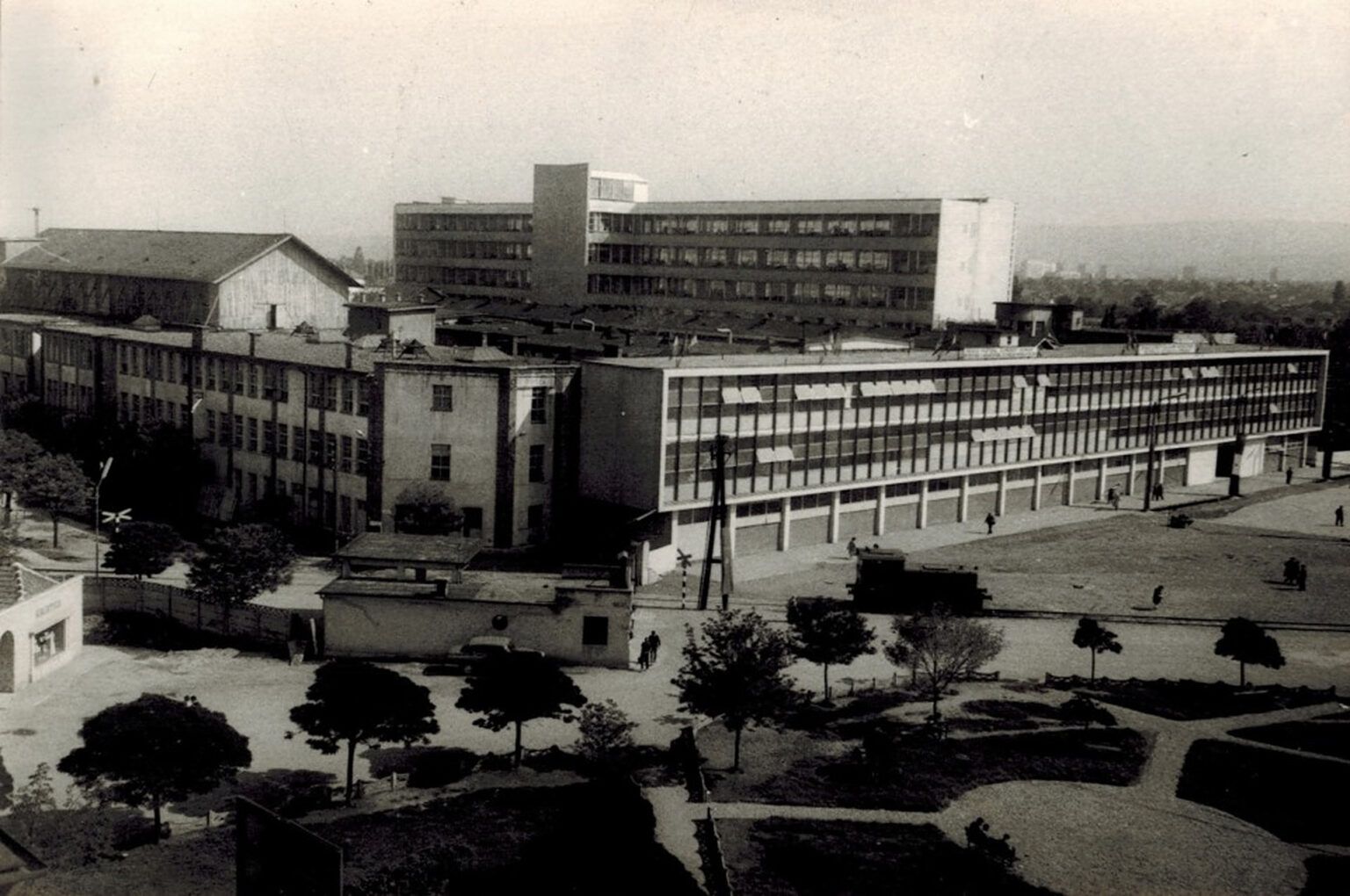 Clujana, producătorul de încălțaminte, cu o istorie de 100 de ani, a ...