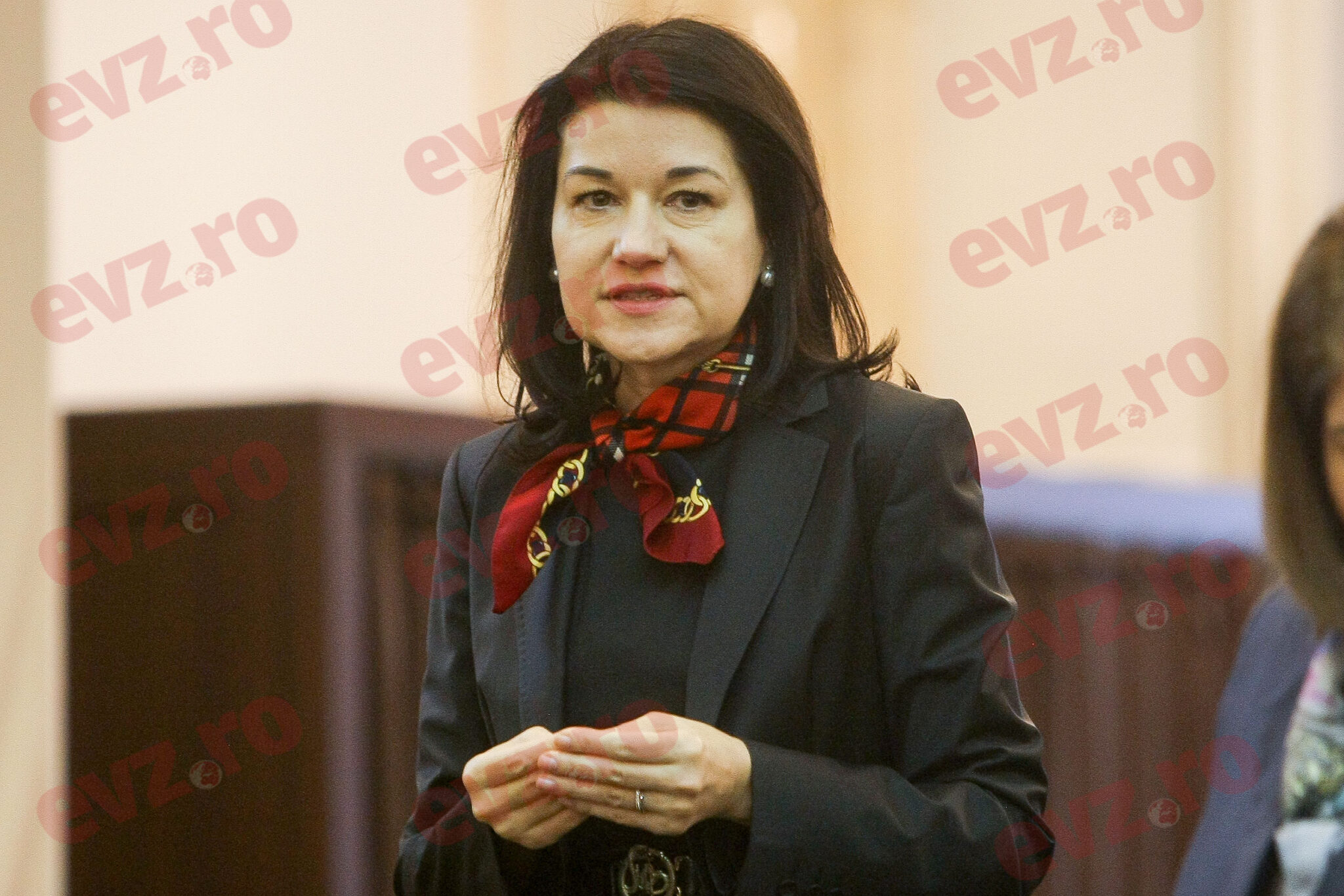 Judecătorii se ceartă pe salarii. Șefa ÎCCJ, Alina Corbu, vine cu ...