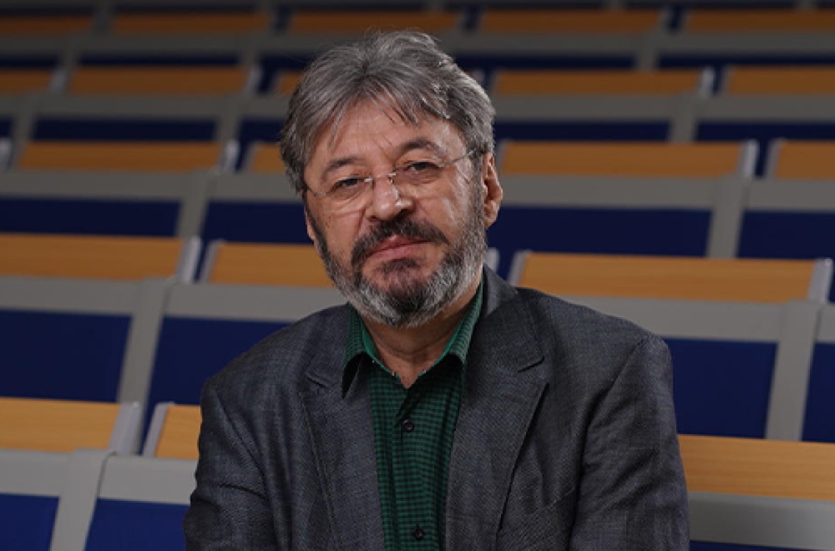 Scrisoare de susținere pentru profesorul universitar Marian Petcu: „Nu ...