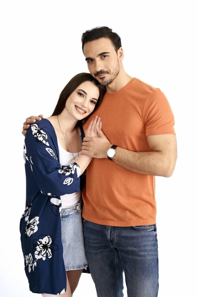 „Lasă-mă, îmi place! Camera 609” este noul serial marca Antena 1. Actrița din rolul principal ...