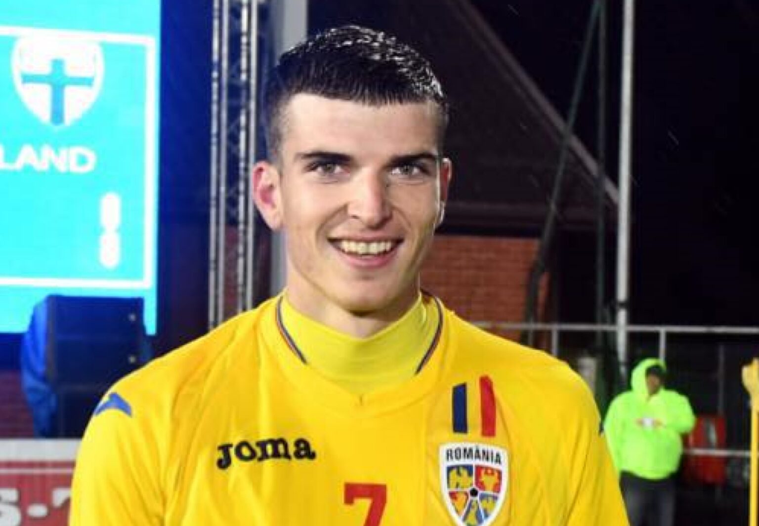 Eroul din Elveția îi ceartă pe criticii echipei naționale. Valentin ...