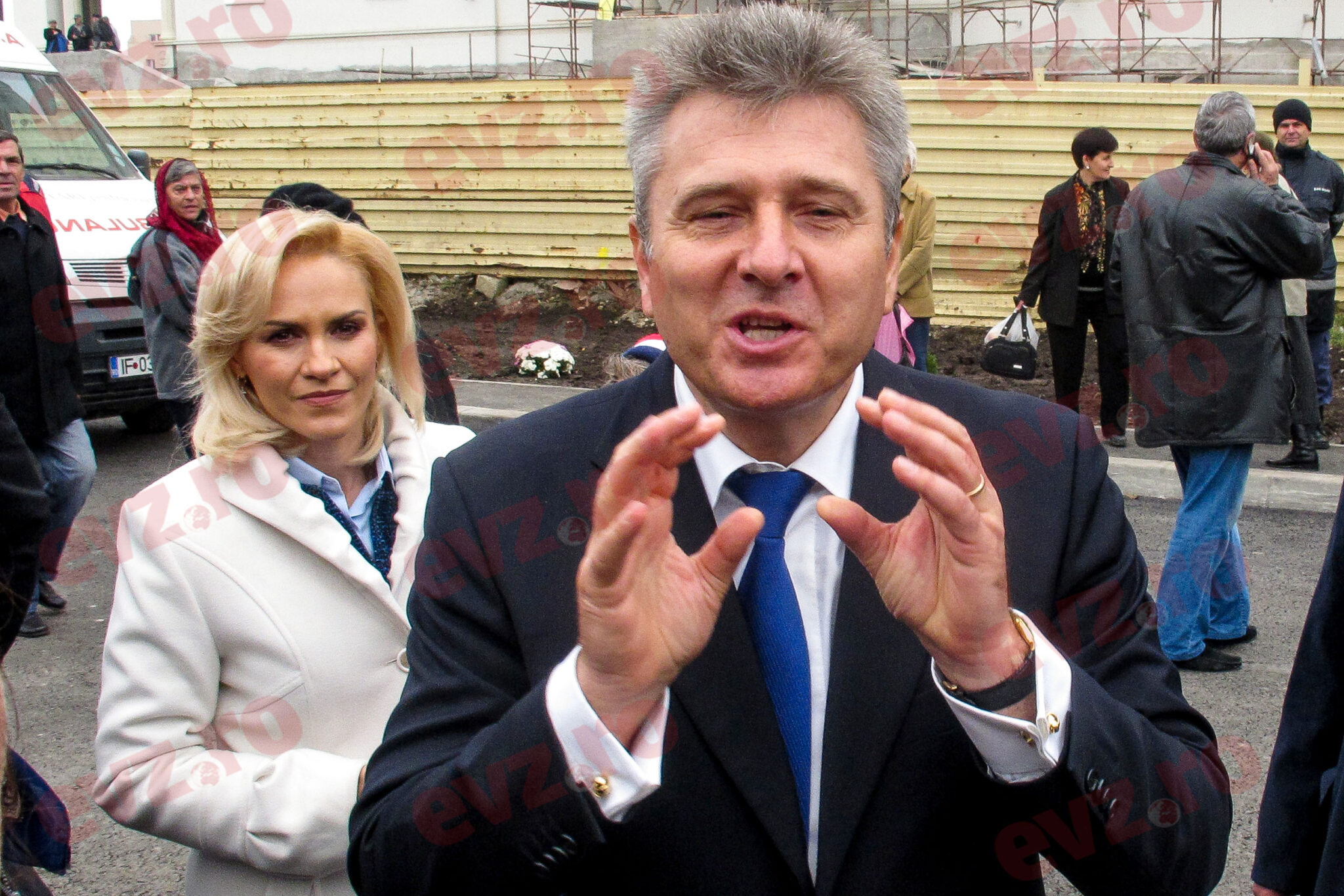 Florentin Pandele își vrea înapoi titlul de doctor. Luptă în instanță