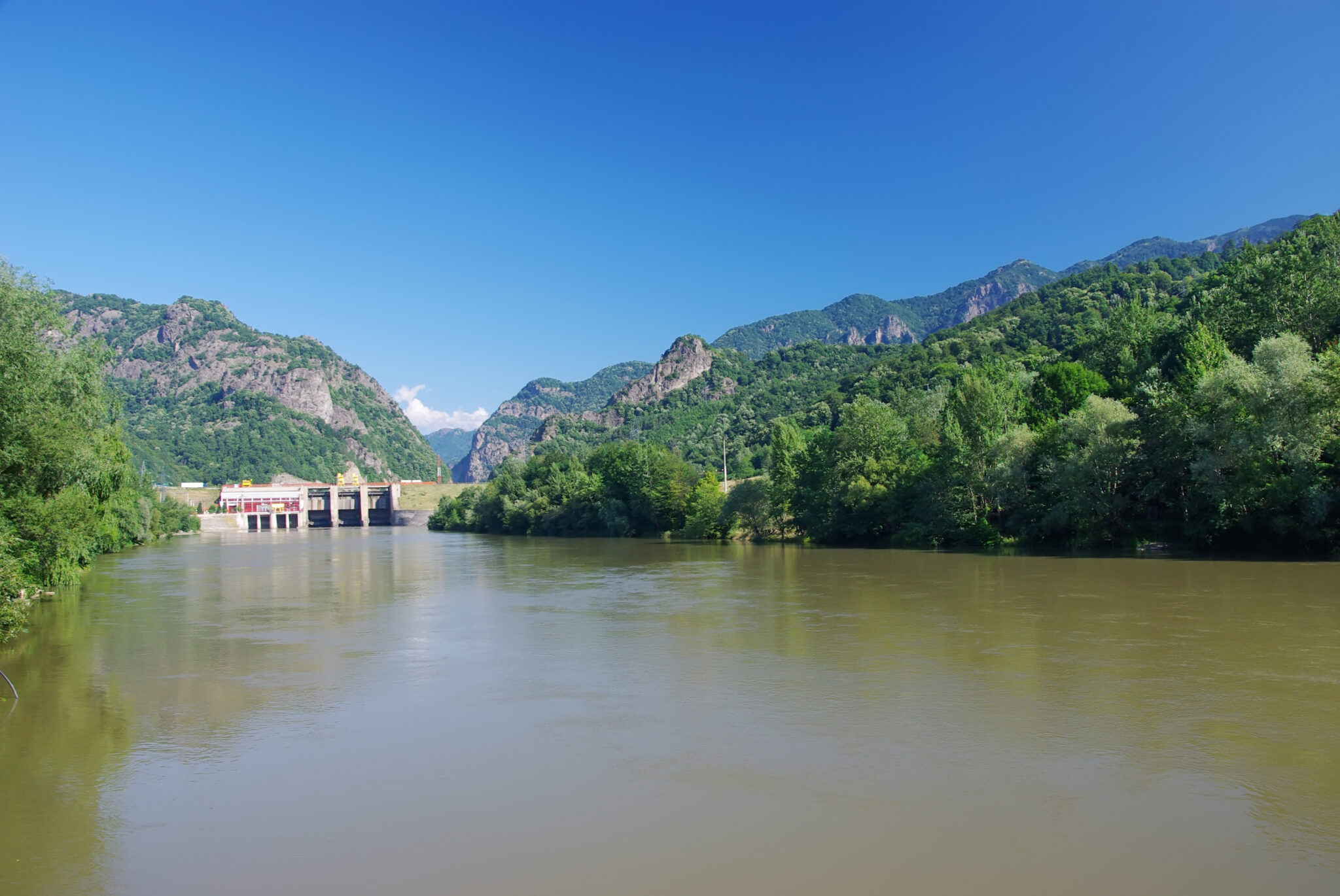 Frații despărțiți de munți și uniți prin blestemul mamei: Legenda ...