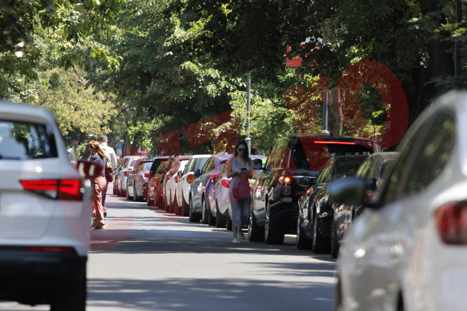 Exclusiv. Alexandra Dines face shopping nebunește! Imagini cu soția ...