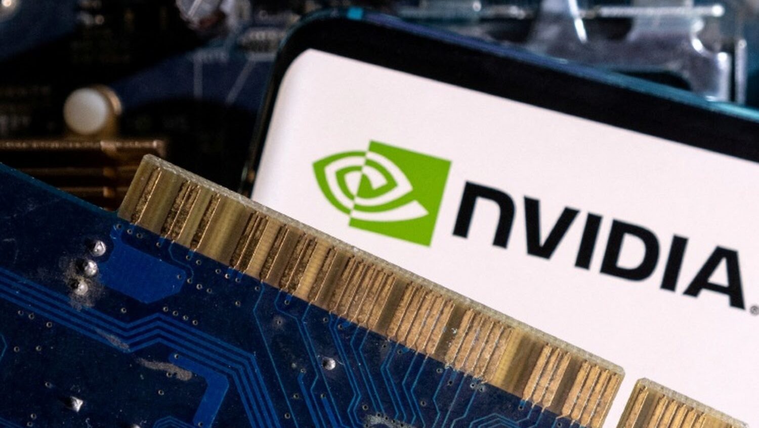 Jensen Huang de la Nvidia ajută China comunistă cu cipuri