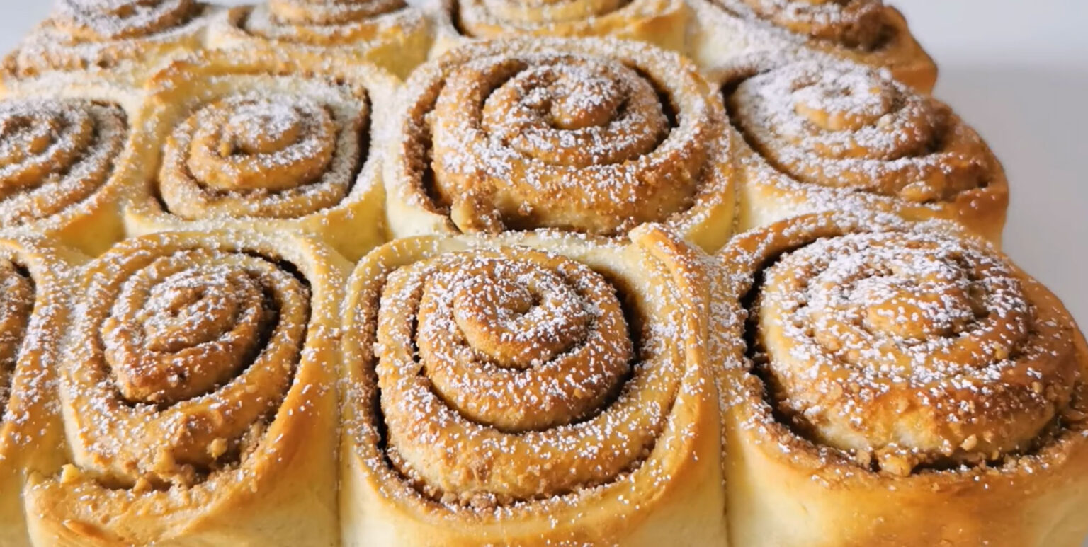 Rețeta tradițională de melci cu nucă. Un desert savuros cu unt