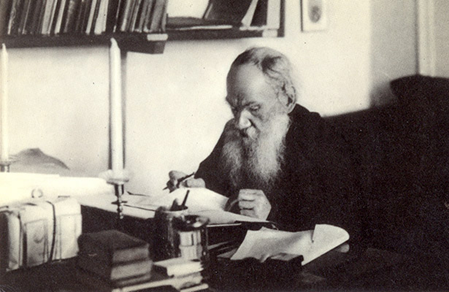 Scriitorul Lev Nicolaevici Tolstoi, un clasic al literaturii ruse