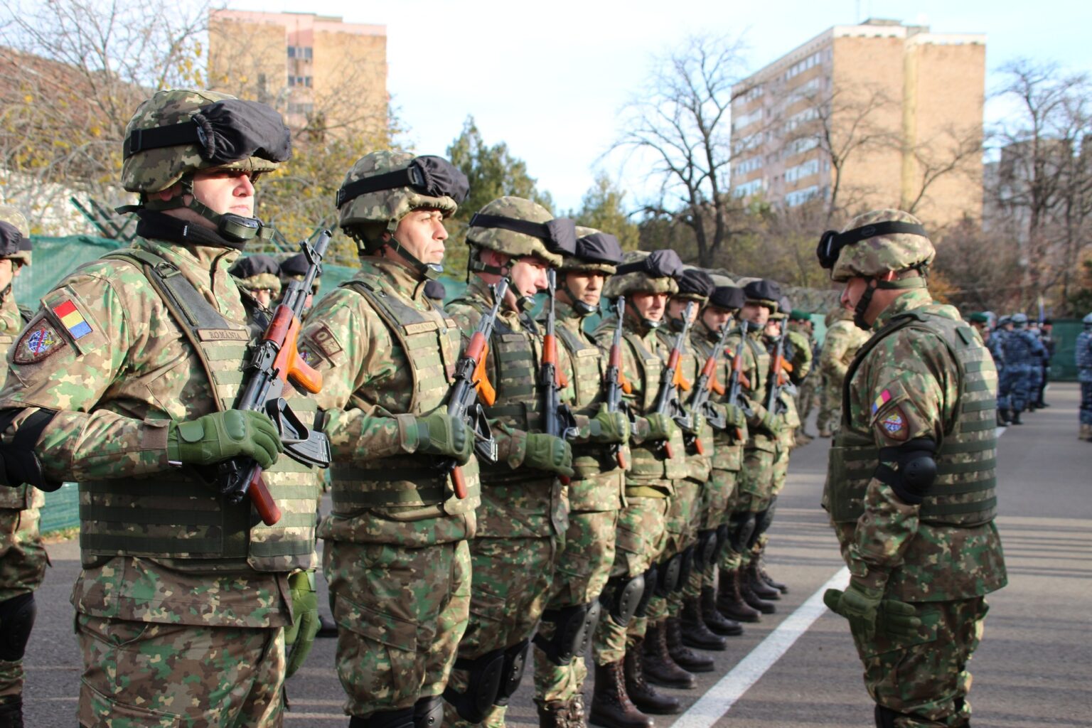 Armata obligatorie în România: Regulile războiului se schimbă