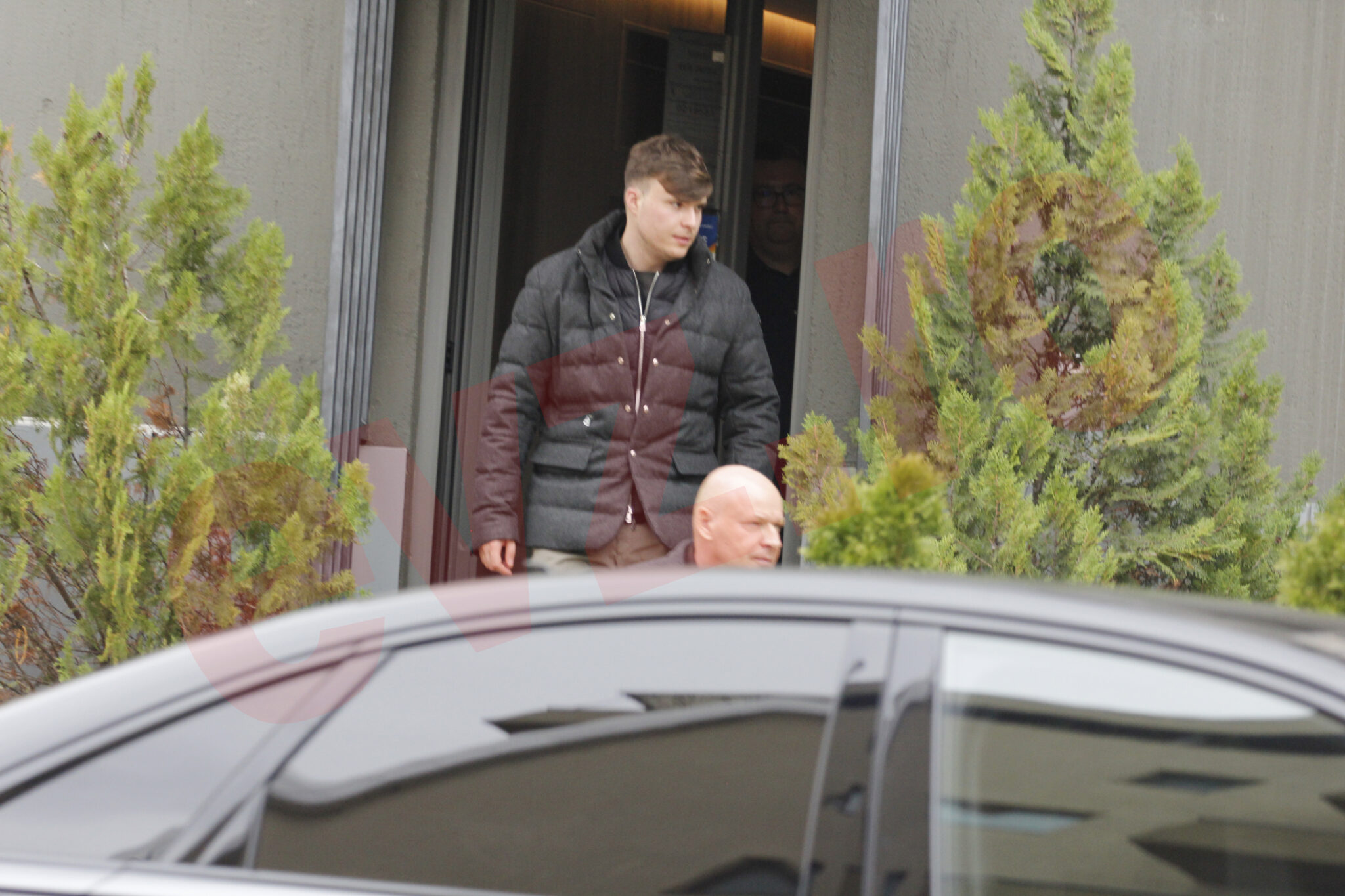 Exclusiv: cu cine a fost surprins Dragoș Pavăl