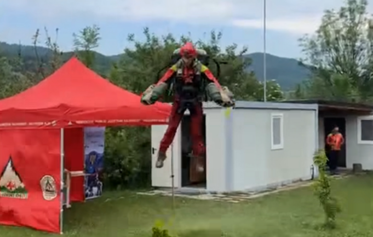 Echipamente „zburătoare ” pentru salvatorii din România