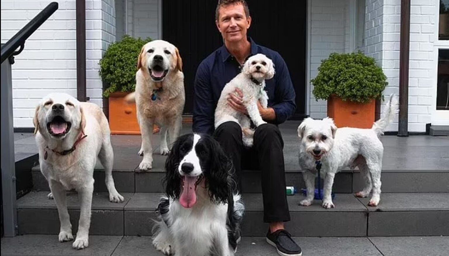 Comediantul Tony Knight, mort într-un accident bizar, în timpul unui ...