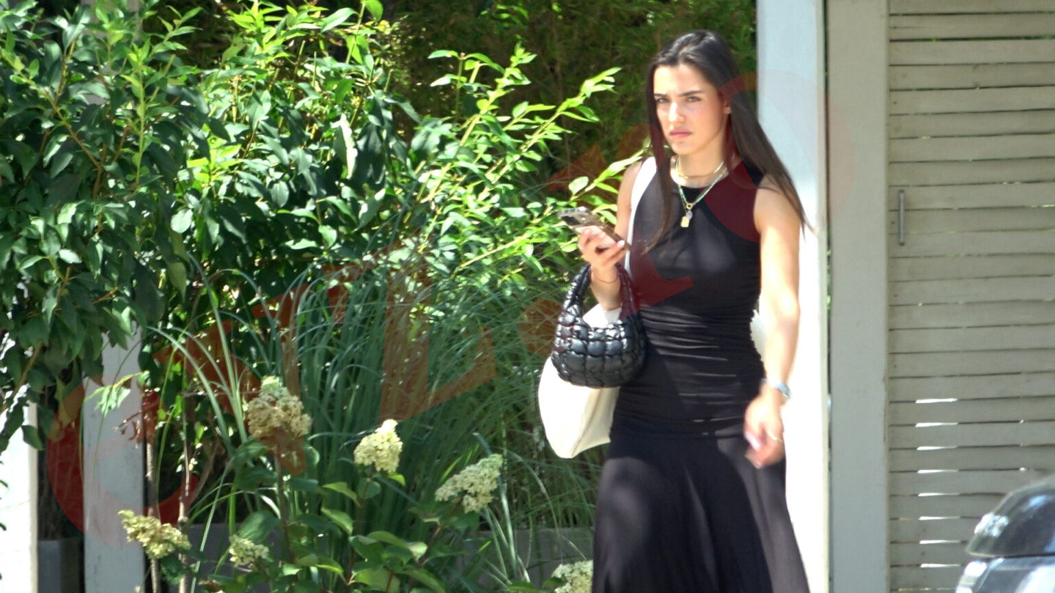 Exclusiv. Alexia Eram, așa cum nu ai mai văzut-o. Ce face când pleacă ...