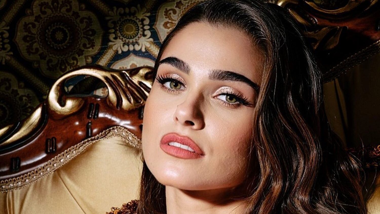 Theo Rose se teme de ce se poate întâmpla cu fiul ei