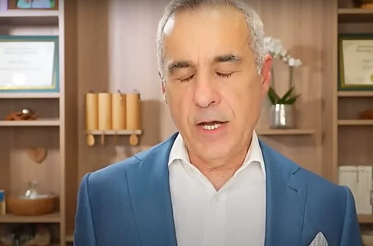 Șefa POT, Ana Maria Gavrilă, cu familia în partid. Și sora, și iubitul...