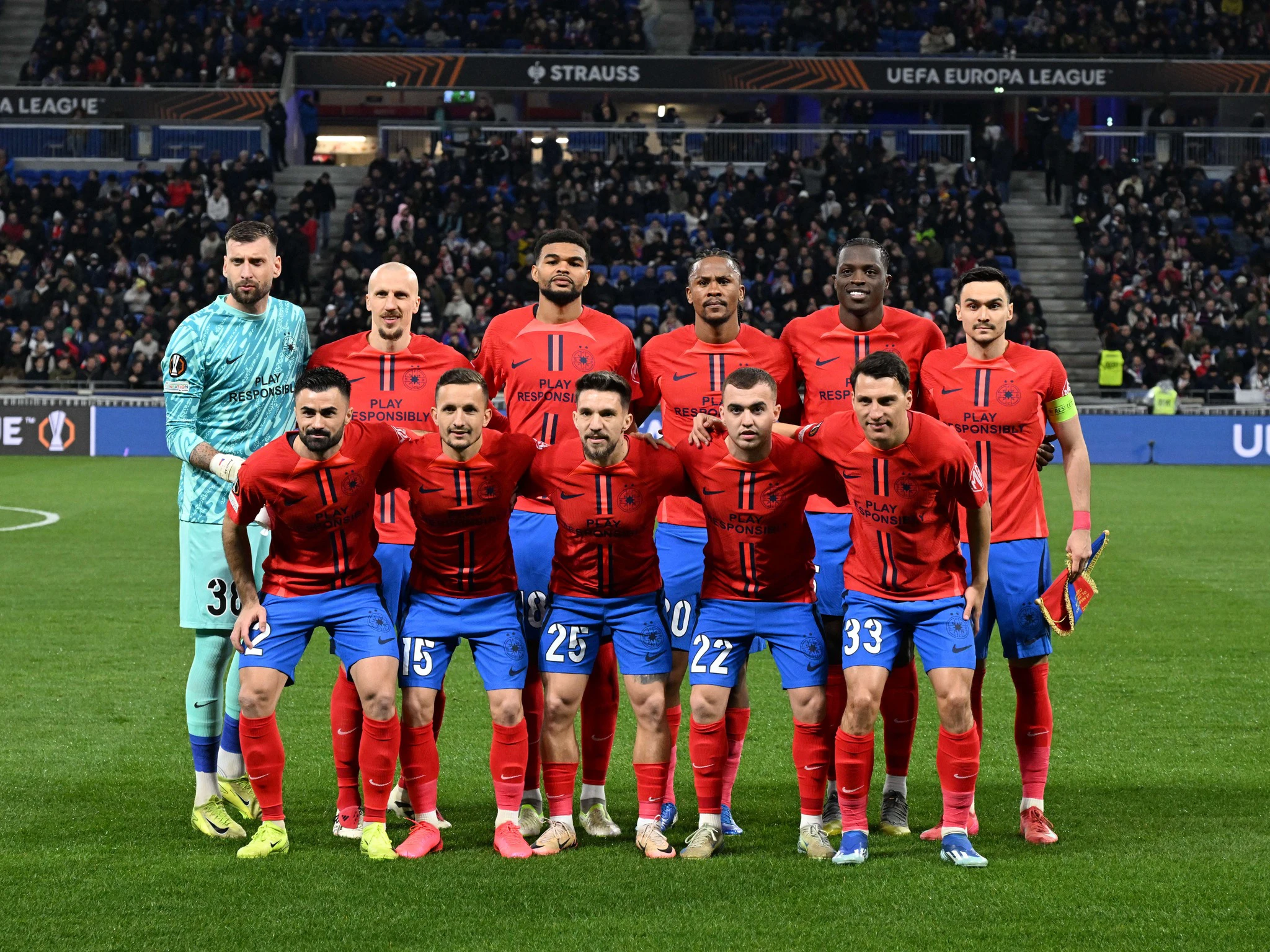 FCSB are drumul deschis către titlu