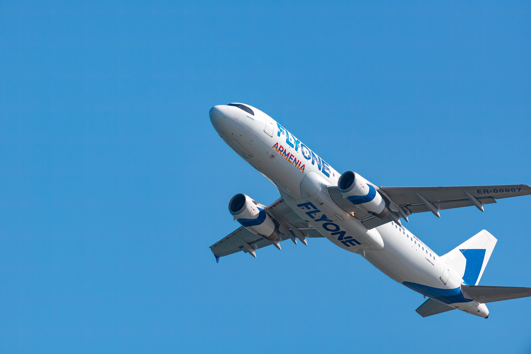 O nouă companie low-cost în România. Pe ce rute va zbura