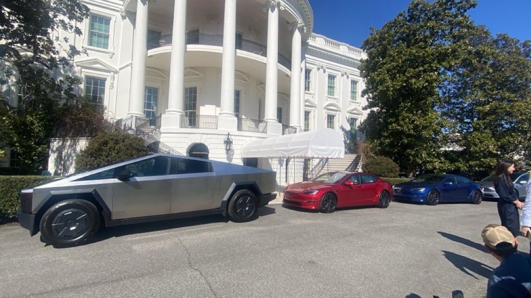 Casa Albă, showroom Tesla. Trump îl ajută pe Musk