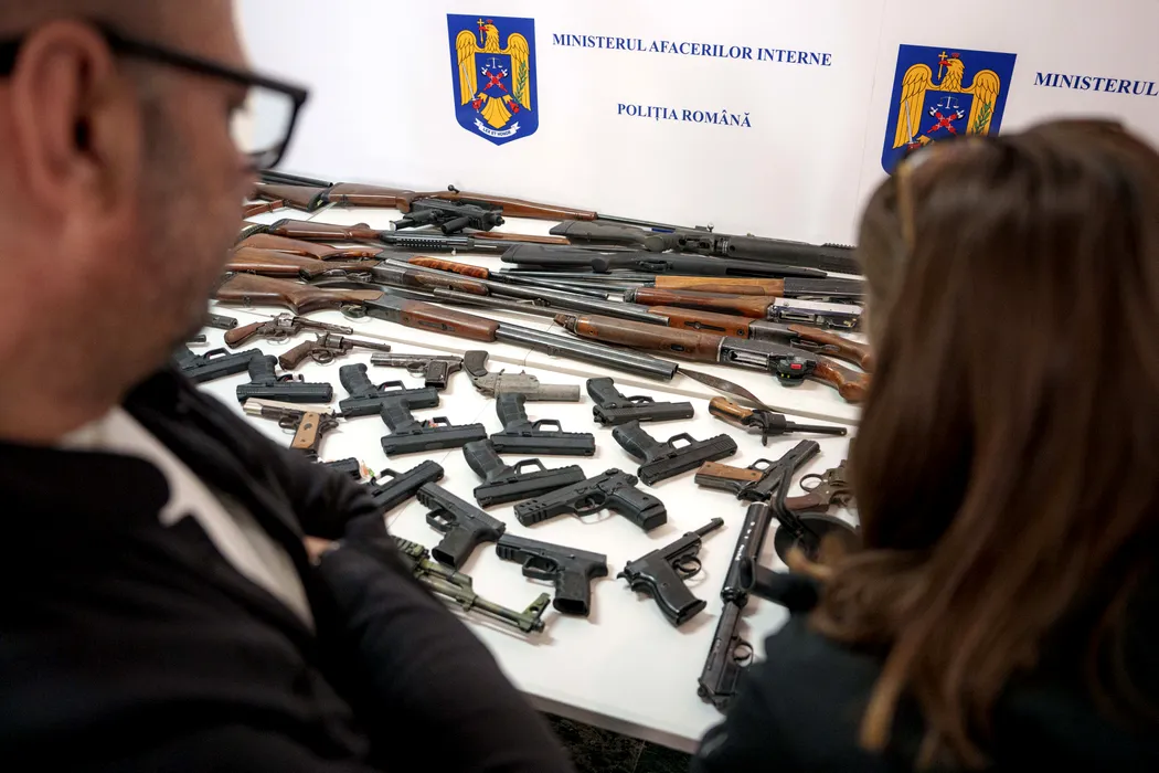 De la Legiunea Străină la seifuri și arme ilegale. Moșteanu critică incompetența serviciilor în ...