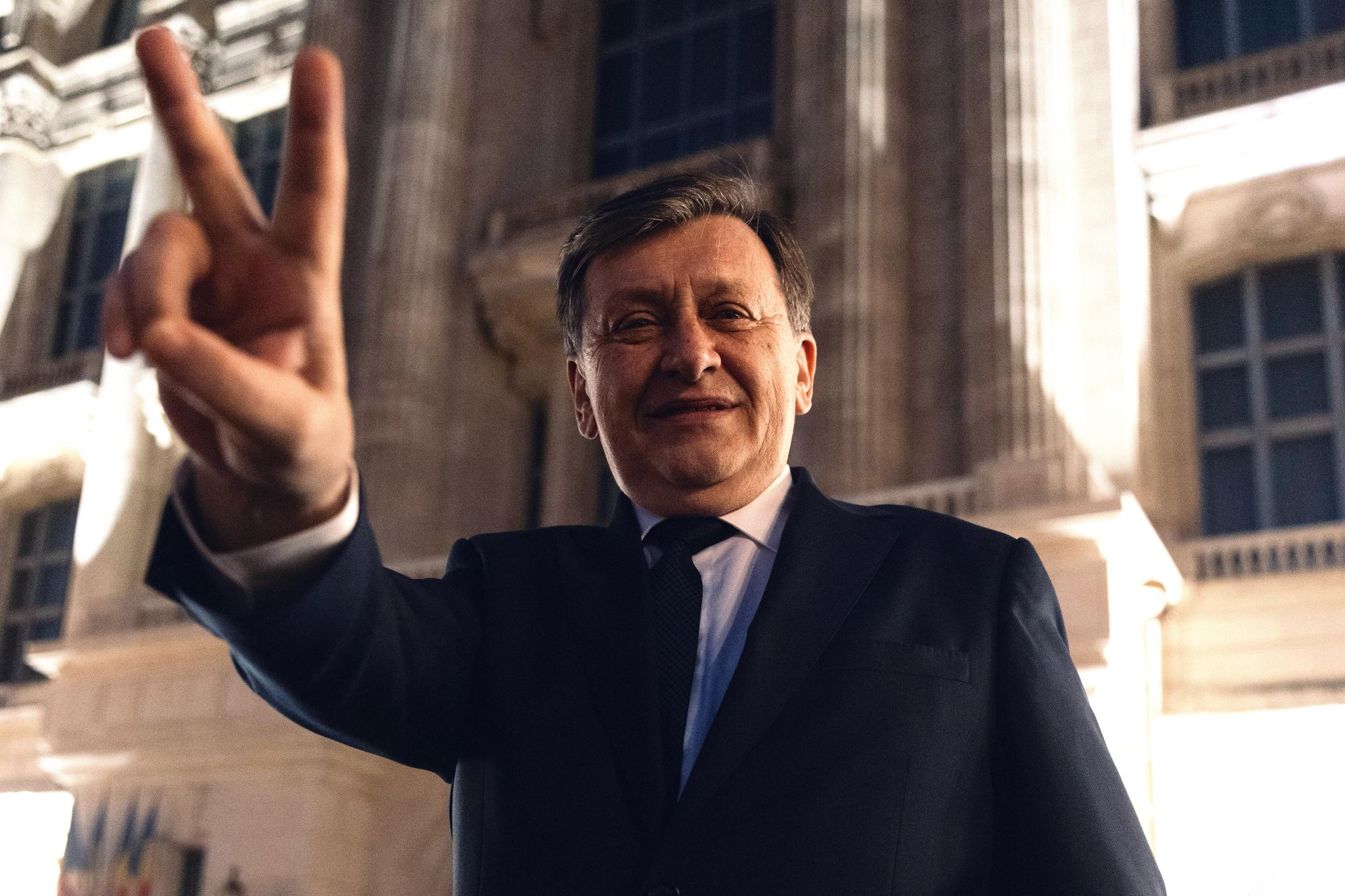 Ce planuri are Crin Antonescu față de China și Rusia. Vreau ...