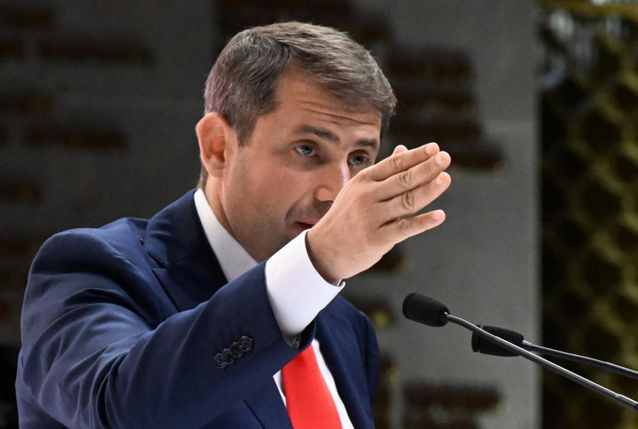 Un nou post TV și o rețea de putere. Cine trage sforile din culise