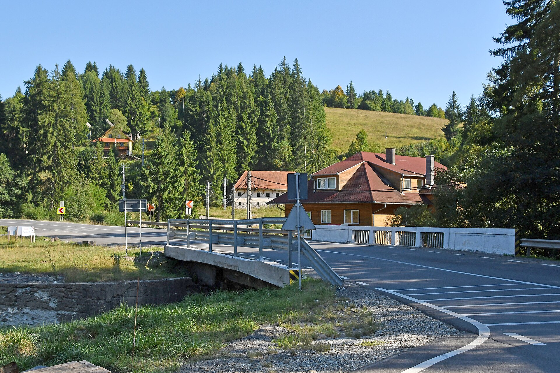 O comoară ascunsă printre munții României. Locul unde natura alină ...