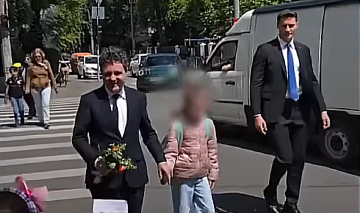 Fiica lui Nicușor Dan, prezentă la învestire. Marea absentă, Mirabela ...