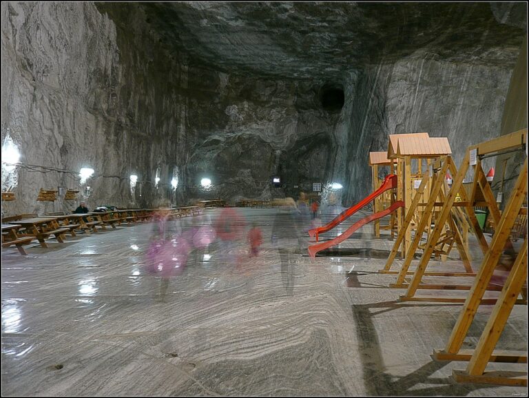 Situație critică la Salina Praid. Galeriile au fost inundate de ploile ...