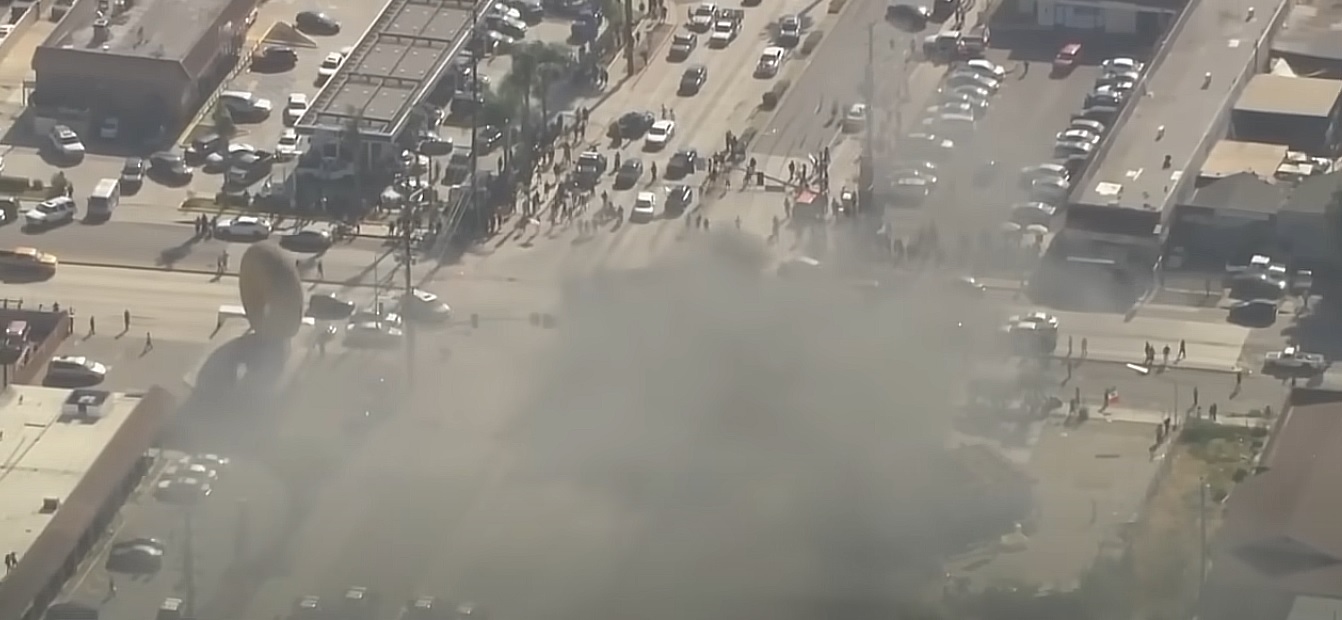Haos în Los Angeles. Garda Națională, mobilizată după proteste violente