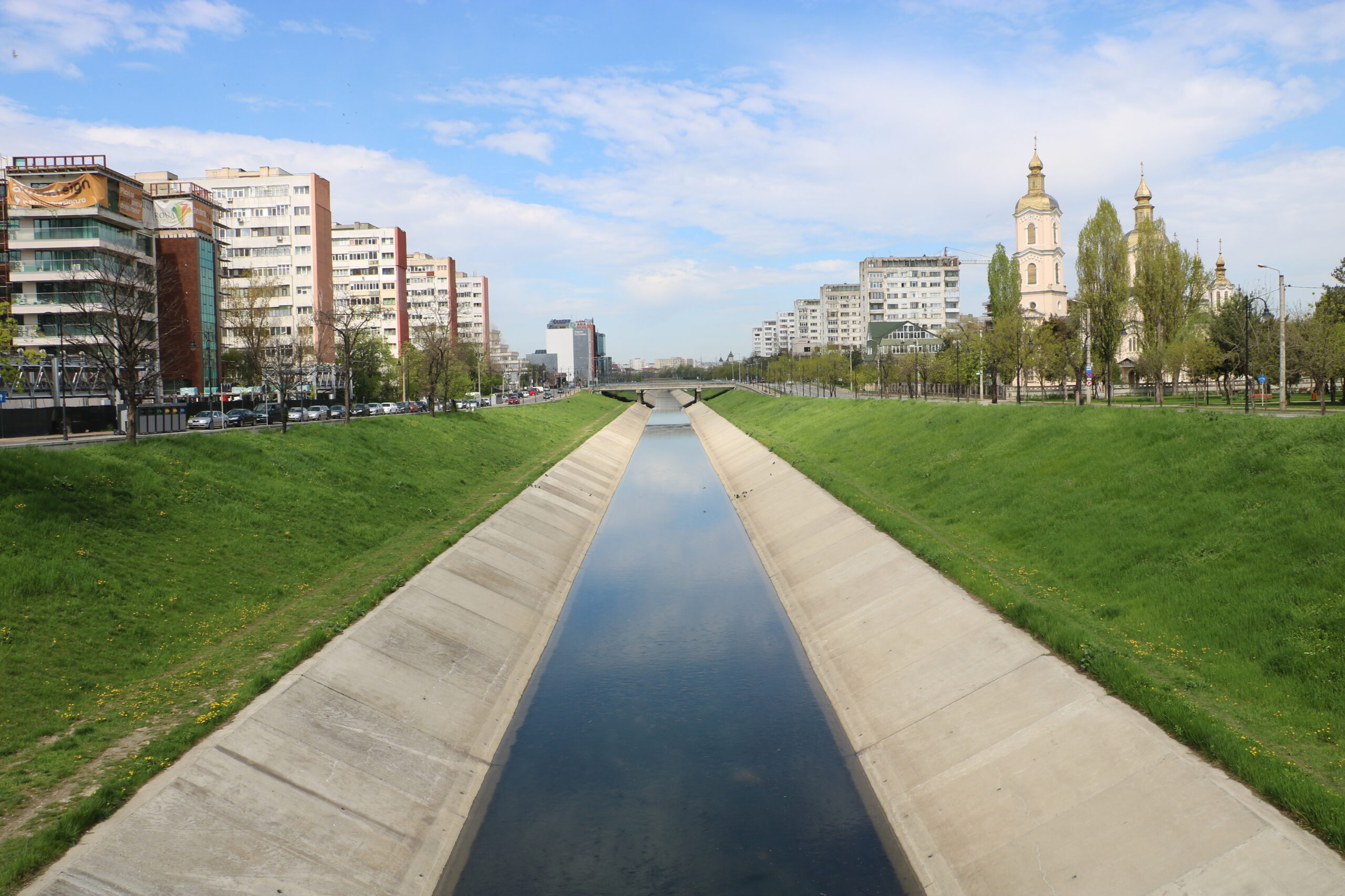 Tânărul din Iași care a sărit în râul Bahlui pentru a salva o fată, în ...