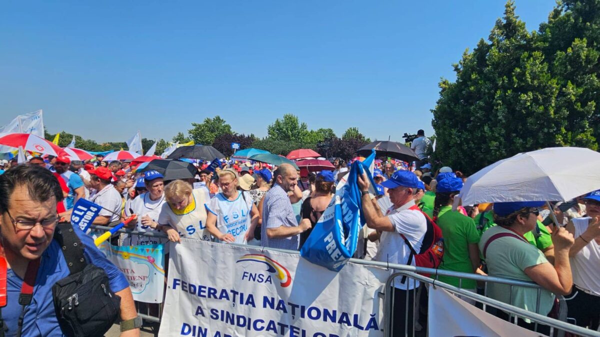 Bugetarii susțin moțiunea AUR la Palatului Parlamentului