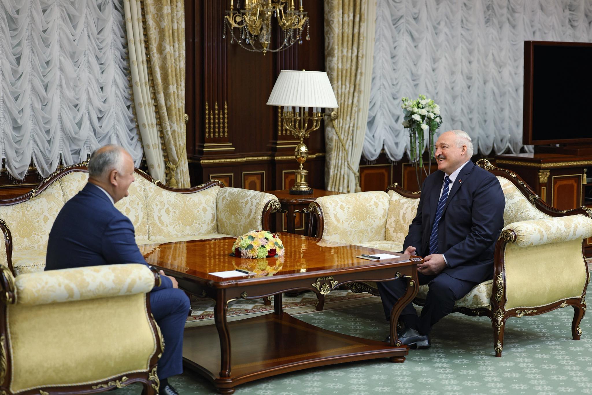 Igor Dodon, din nou în Belarus. Lukașenko: „Ești viu!”