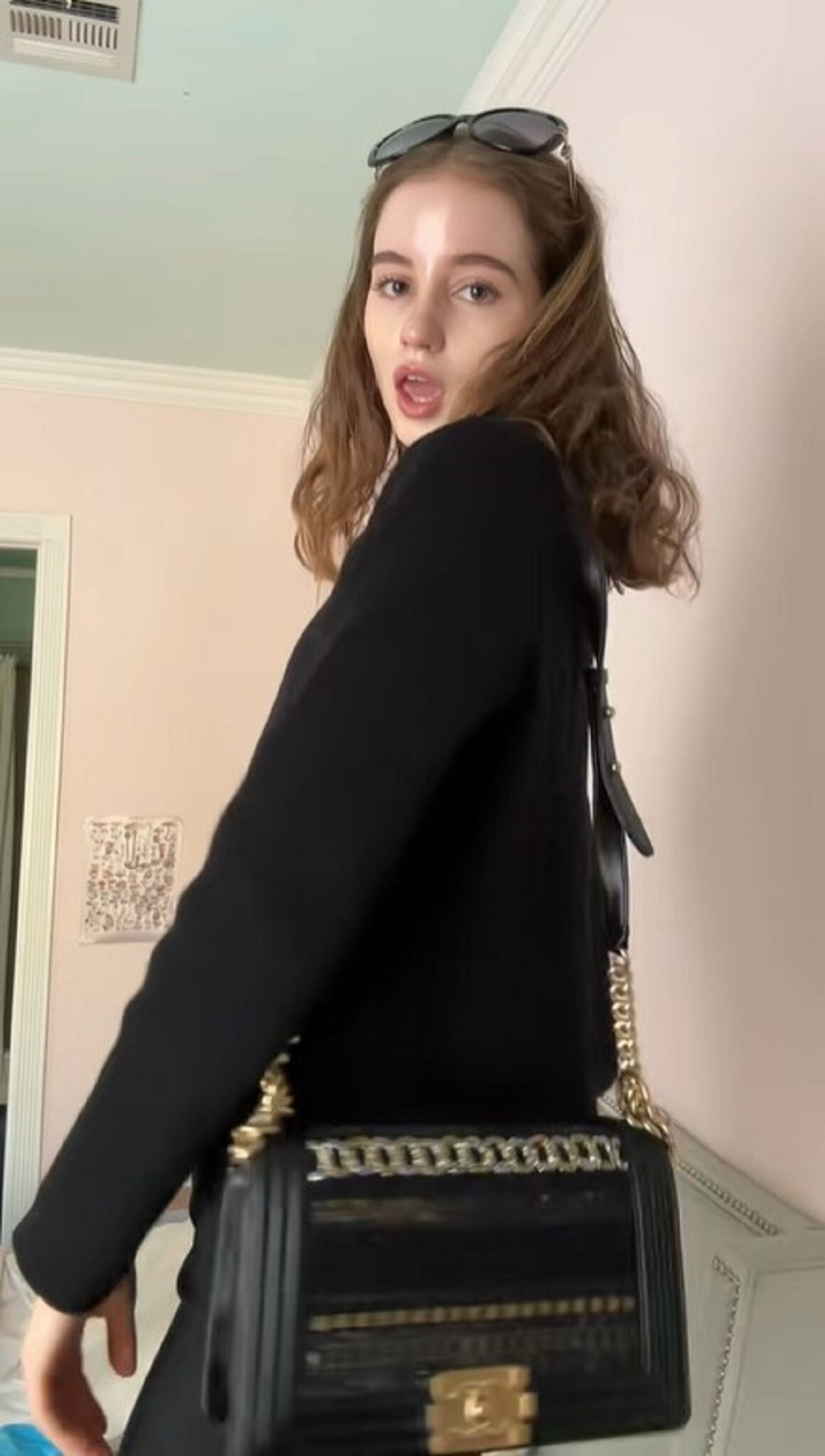 Gențile de lux purtate de Irina Columbeanu în vacanța din România