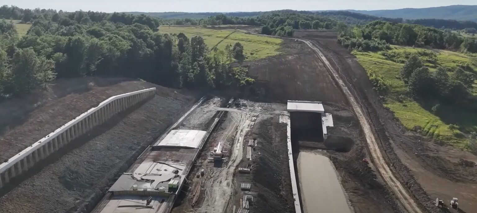 Cel mai lung tunel rutier din România. Imagini spectaculoase de pe șantier. Video
