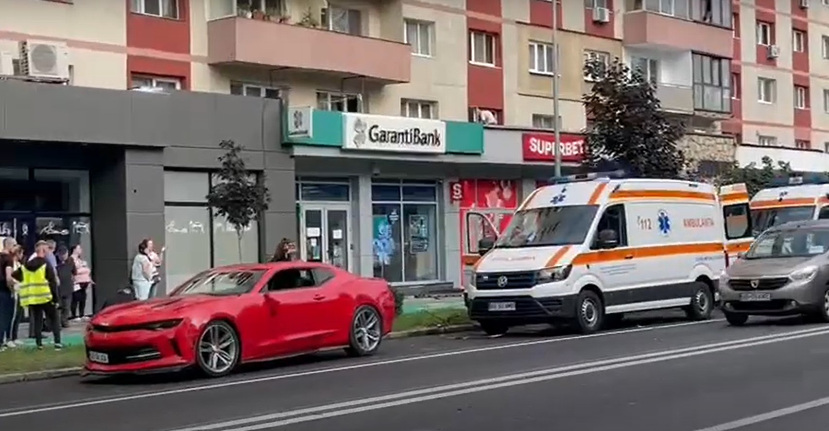 Două femei, lovite de mașină pe trotuar, la Alba Iulia