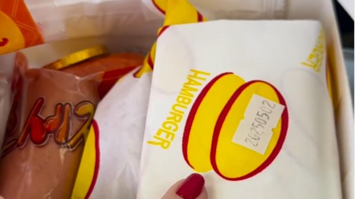 Burger Kim, noua atracție națională în Coreea de Nord. Rețeta e făcută ...