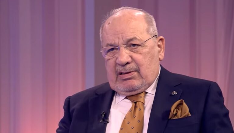 Portretul lui Nicolae Ceaușescu, realizat de ambasadorul Ioan Donca ...