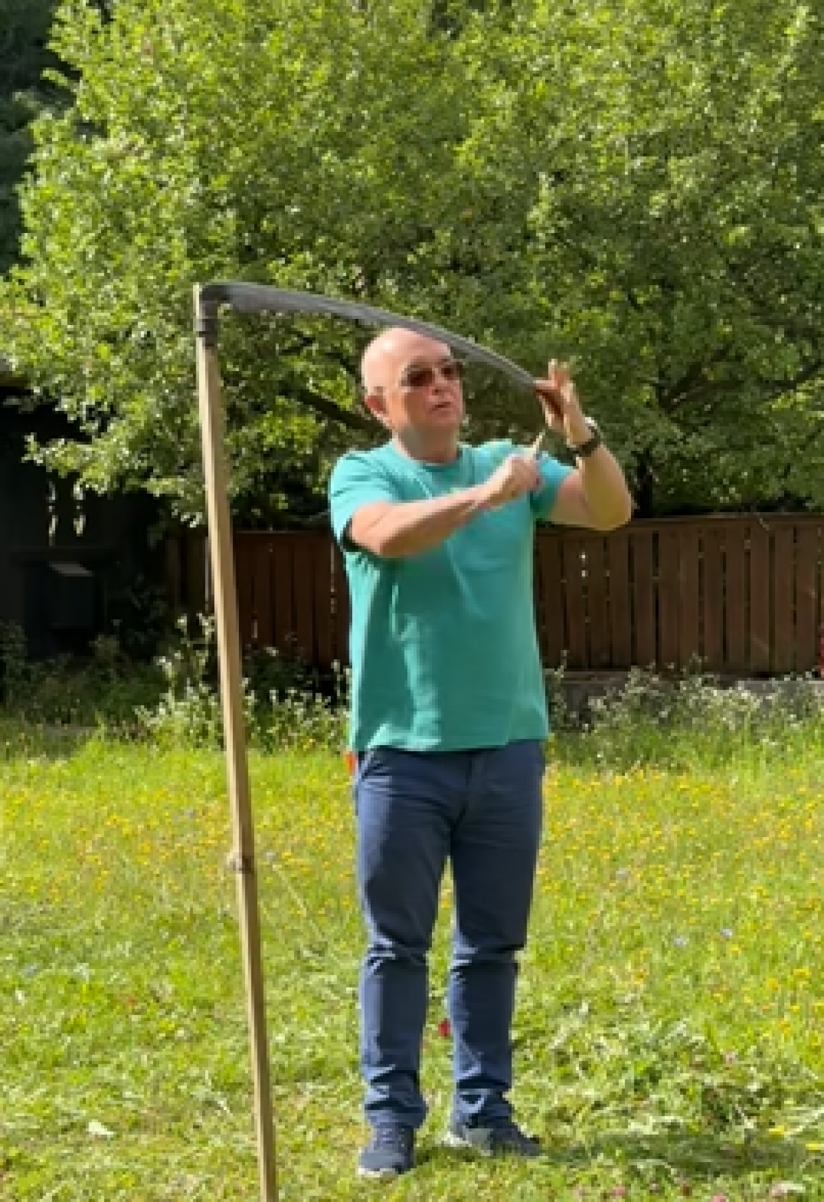 Primarul Clujului, demonstrație cu coasa, în ograda din Răchițele