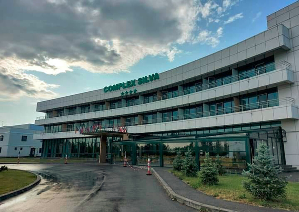 Cuibul directorilor Romsilva, hotelul de lux din București, va fi ...