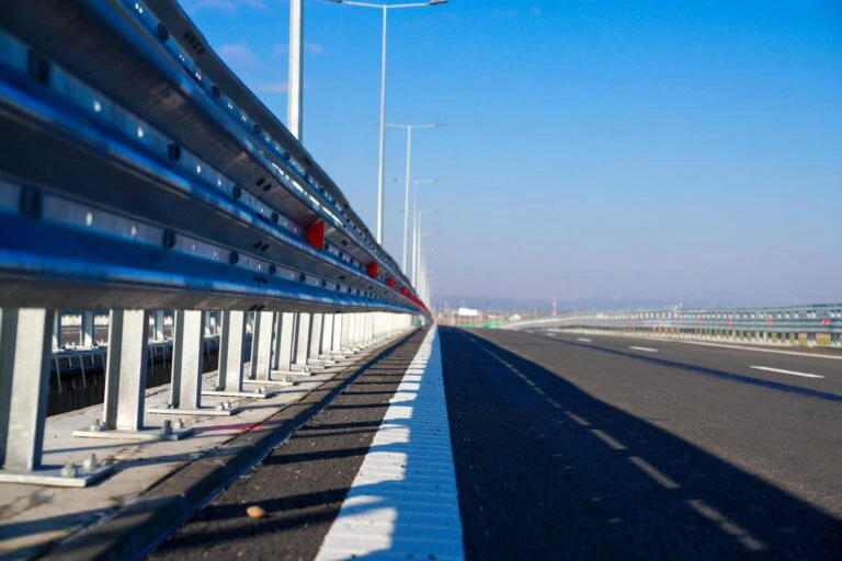 Ultimele lucrări pe Autostrada A7 intră în linie dreaptă. Pasajul ...